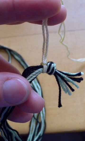 START HERE! 5-loop square and flat braids | Loop Braiding