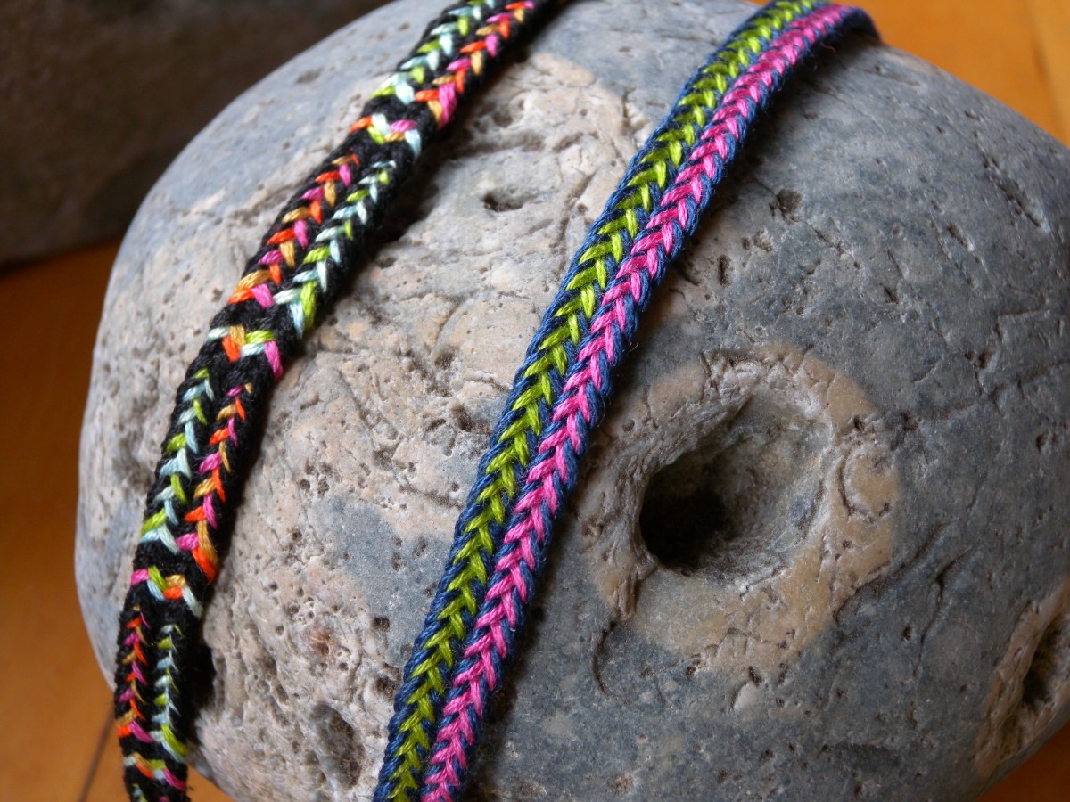 Color-linking in a 7-loop flat braid | Loop Braiding