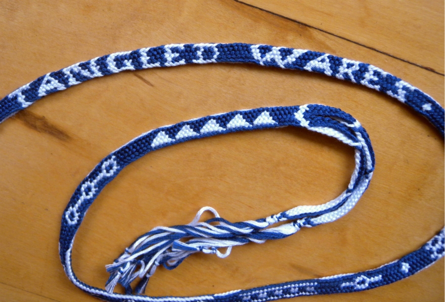 Solo-braider tutorial for the Nun’s letterbraid | Loop Braiding