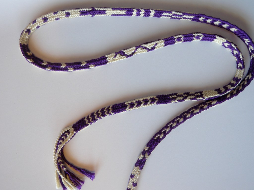 Pick-up 101: Planned patterns and motifs | Loop Braiding